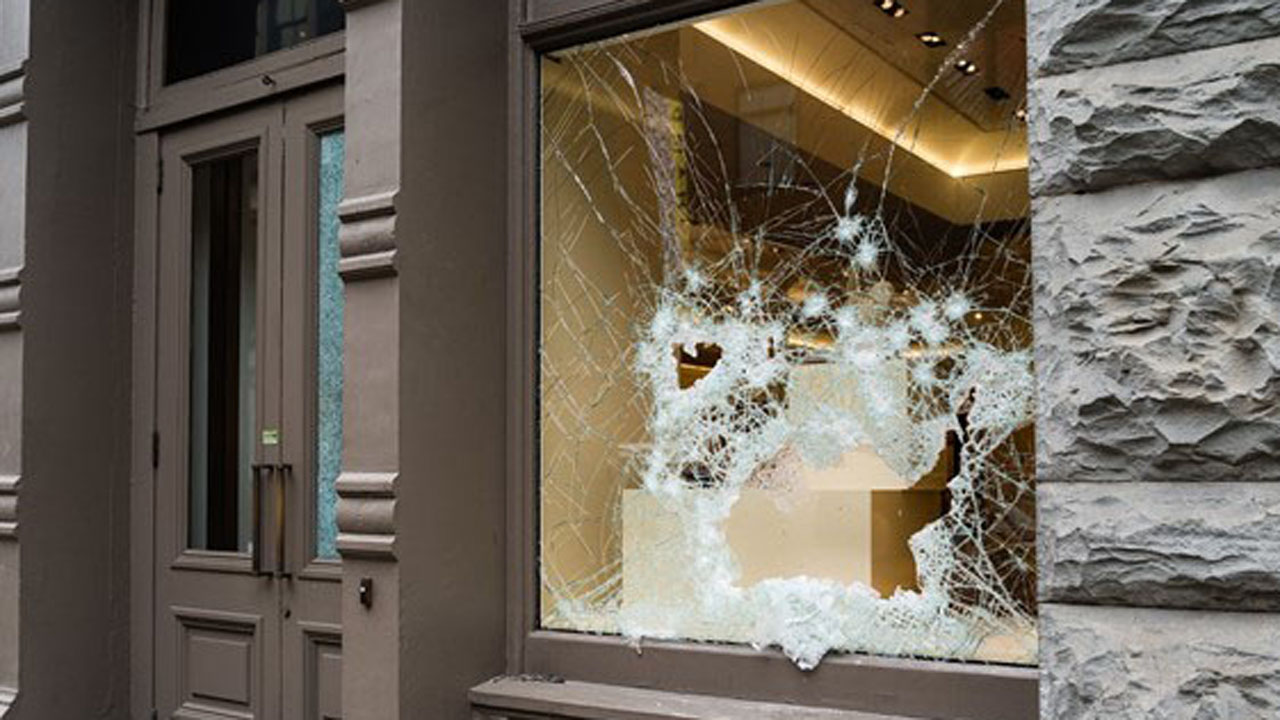 How to Prevent Attacks on Glass Windows and Panels - Locksmith Vancouver
