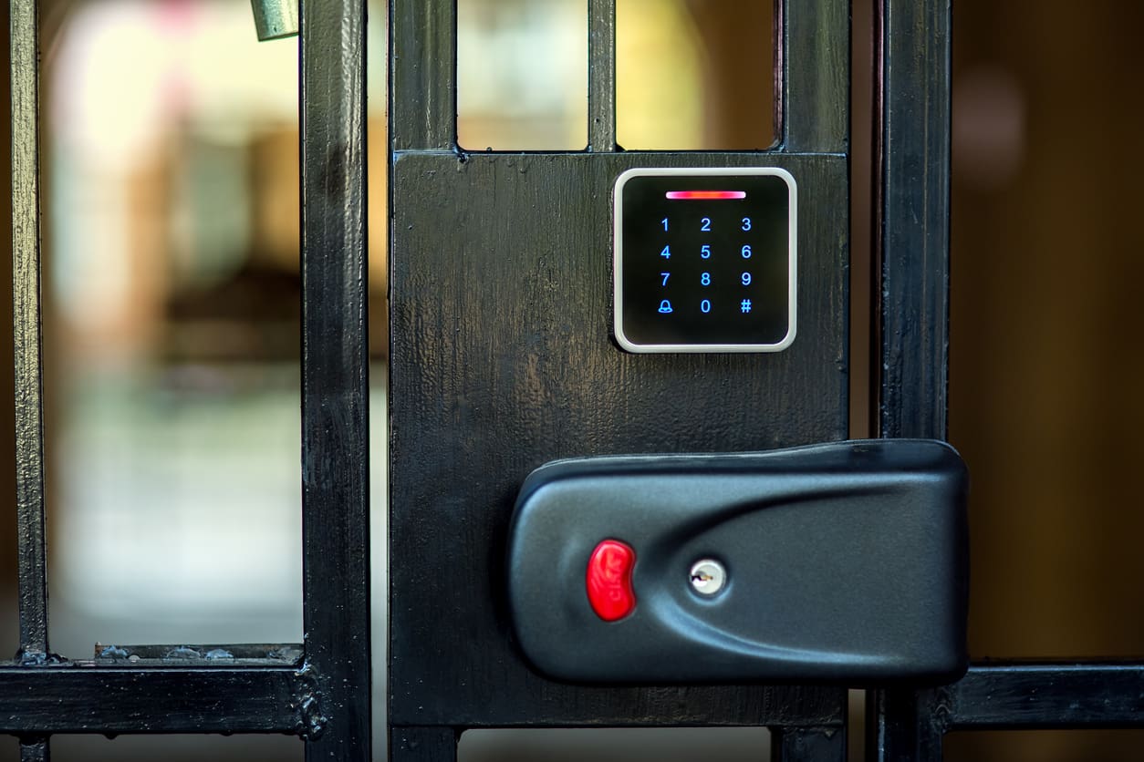 Pro and Cons of Electronic vs Mechanical Locks - Locksmith Vancouver